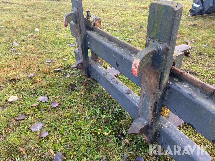 Gafflar, Sala, Klaravik auktioner