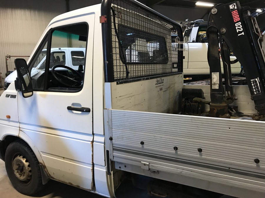 Klaravik Auktioner | VW LT 35 med HIAB 022T kran