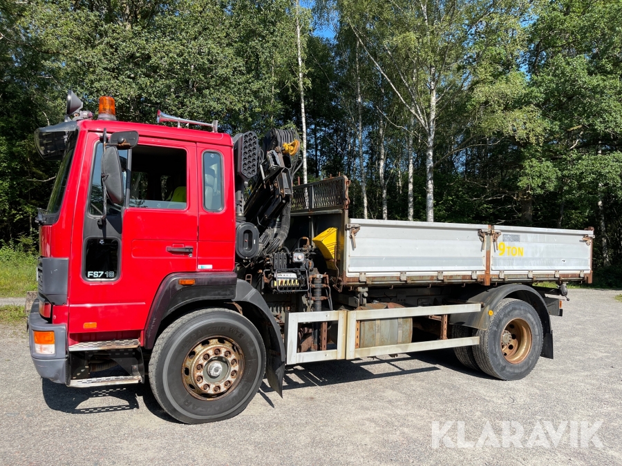 Kranbil Volvo FS7 18 med tipp, timmergrip & pallgafflar nybesiktigad