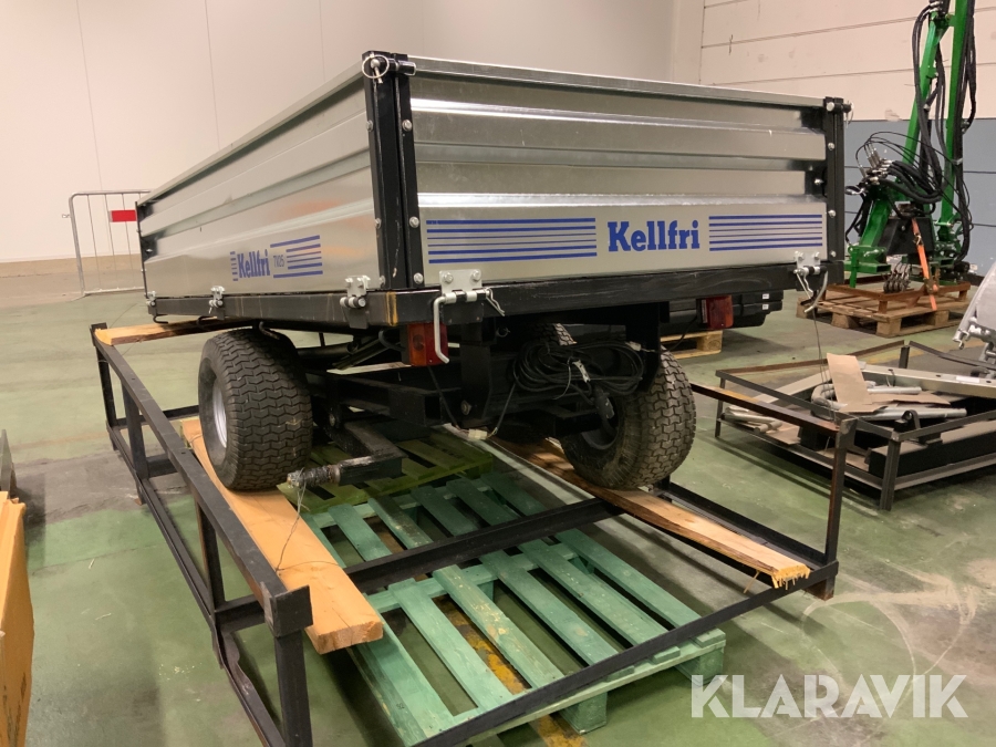 Tippvagn Kellfri TV25, Vara, Klaravik auktioner
