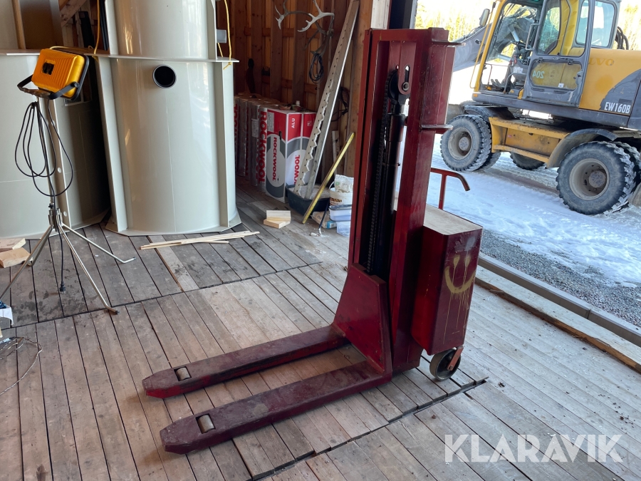 Pallyft, Grums, Klaravik auktioner