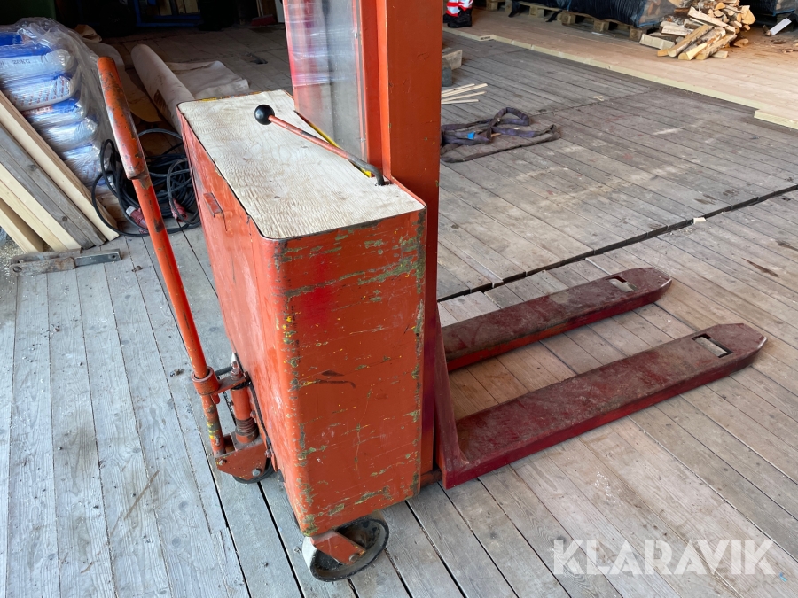 Pallyft, Grums, Klaravik auktioner