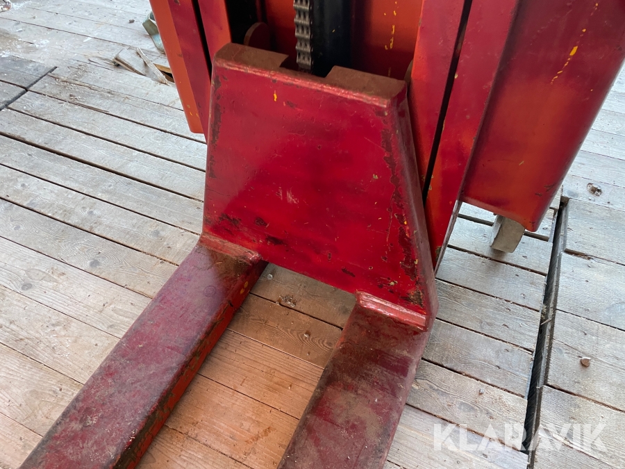 Pallyft, Grums, Klaravik auktioner