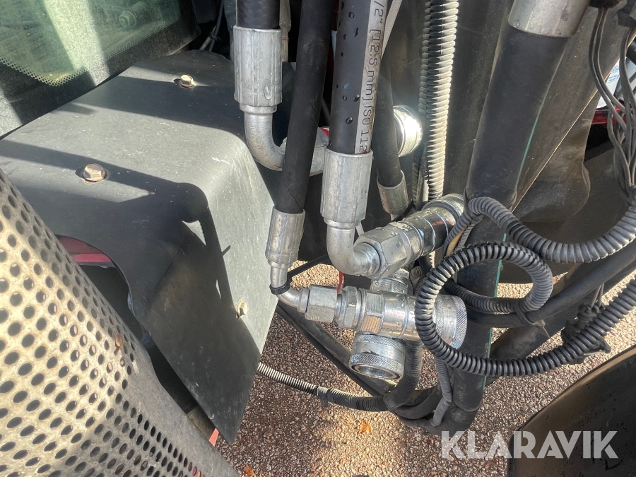 Traktor McCormick MC135, Leksand, Klaravik auktioner