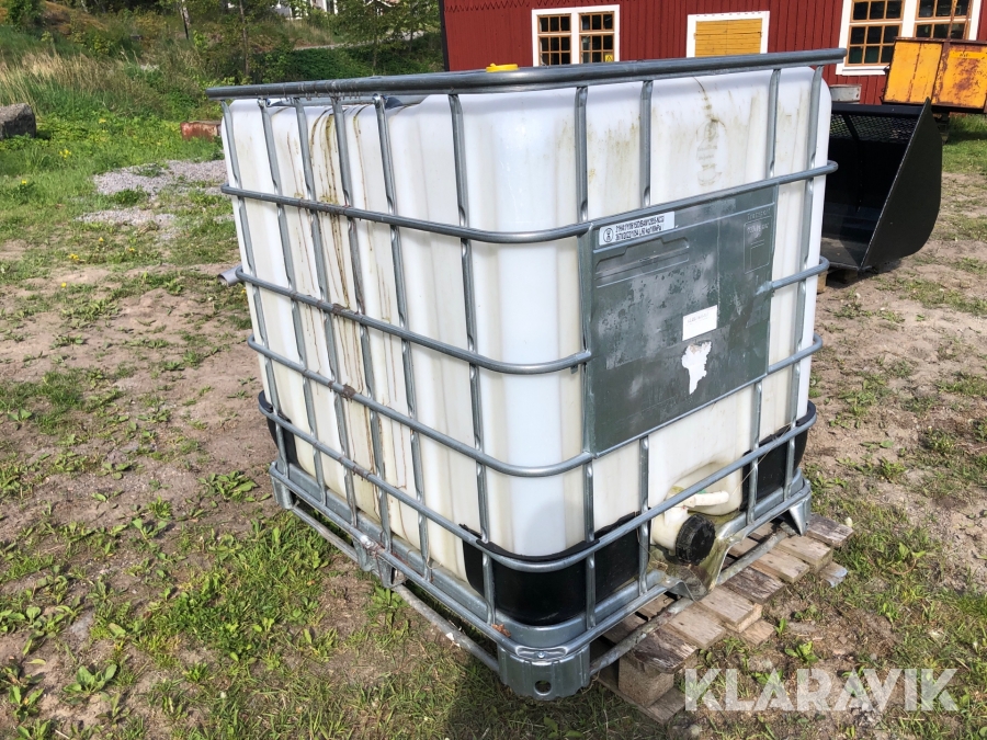 Klaravik Auktioner | IBC-tank med lock