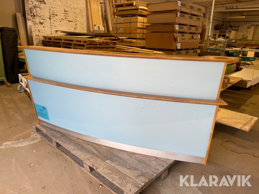 Klaravik Auktioner | Receptionsdisk med belysning