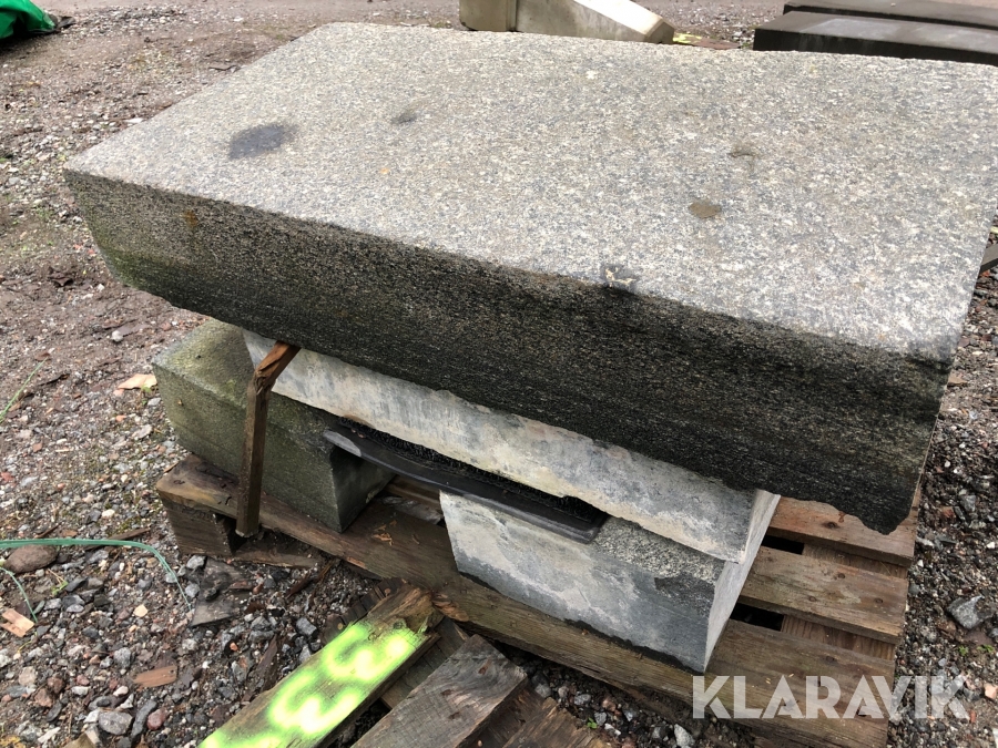 Klaravik Auktioner | Granitblock 4st