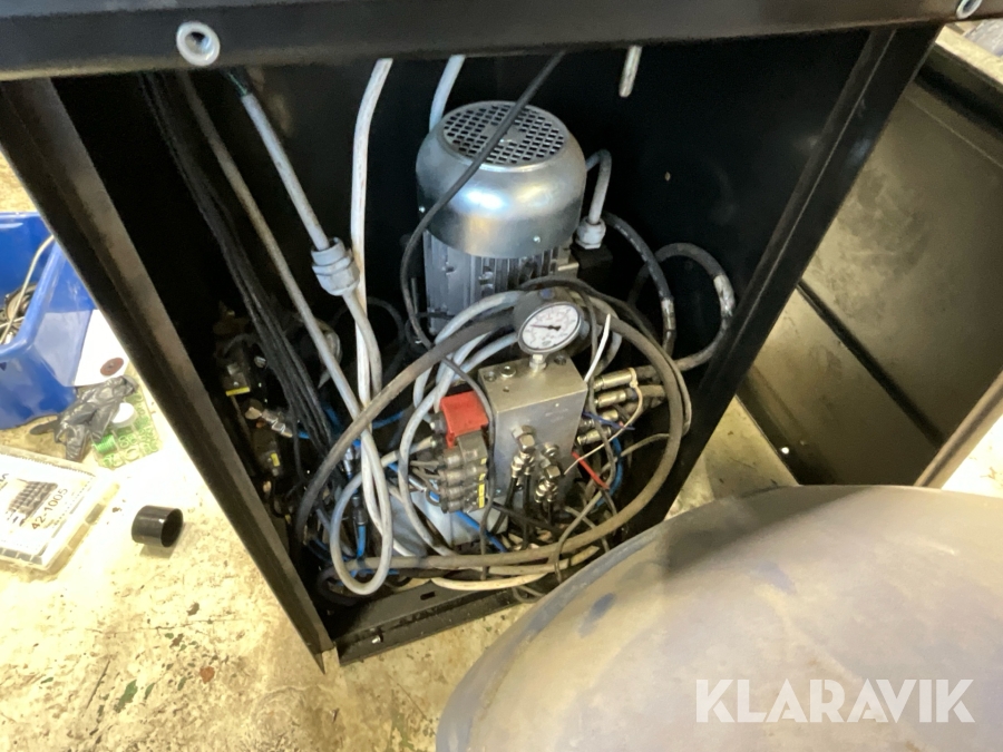 Fordonslyft Saturnus 40R, Eskilstuna, Klaravik auktioner