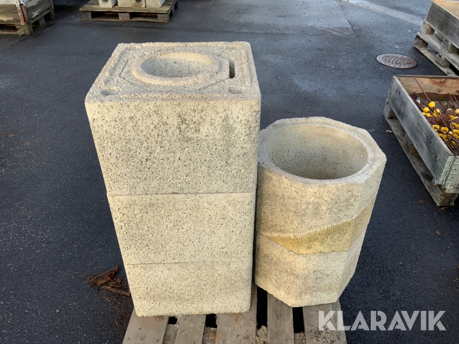 Klaravik Auktioner | Delar till murad skorsten.