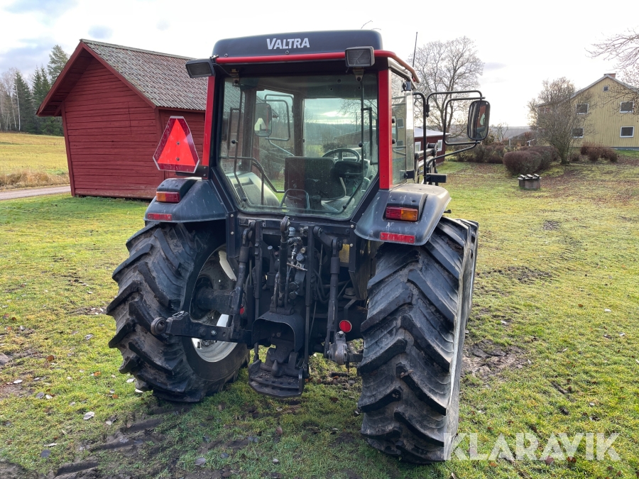 Traktor Valmet 800, Avesta, Klaravik auktioner