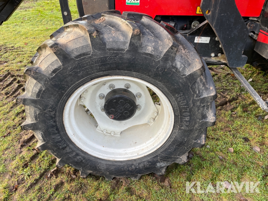Traktor Valmet 800, Avesta, Klaravik auktioner