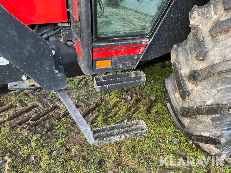 Traktor Valmet 800, Avesta, Klaravik auktioner