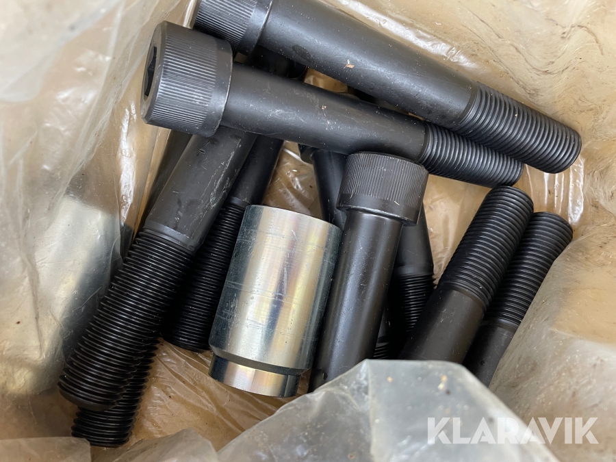 Klaravik Auktioner | Diverse delar till kran