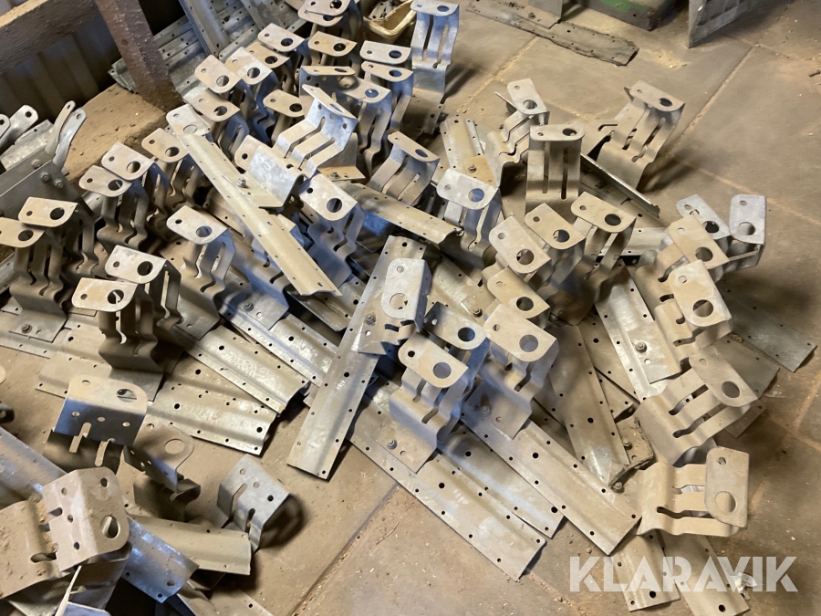 Konsoler till takstegar, Säffle, Klaravik auktioner