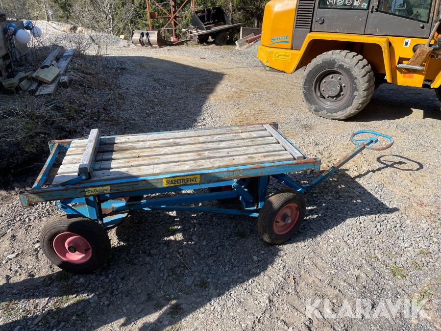 Klaravik Auktioner | Pump vagn