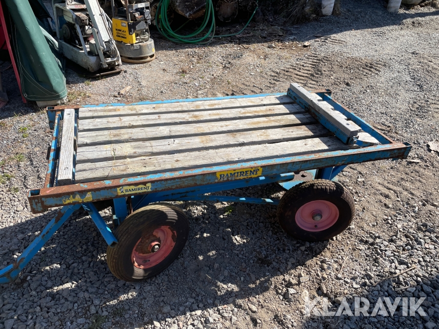 Klaravik Auktioner | Pump vagn