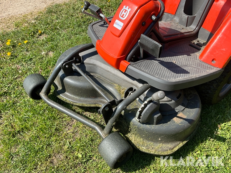 Åkgräsklippare Husqvarna R111B , Nyköping, Klaravik auktione