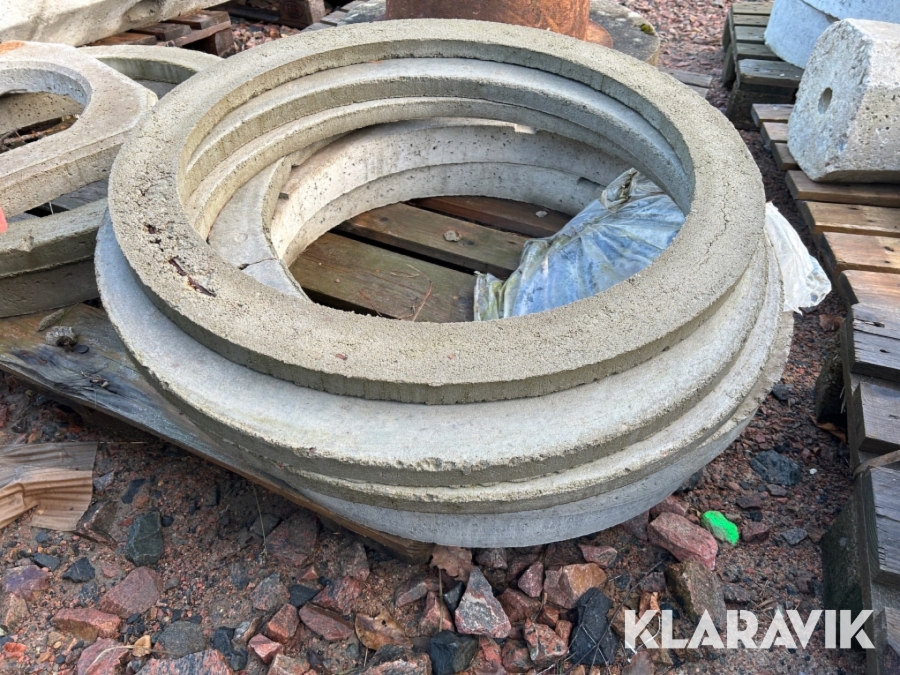 Parti med VA betong material, Ängelholm, Klaravik auktioner