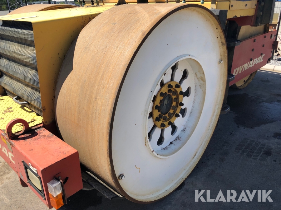 Statisk trevalsvält Dynapac CS141