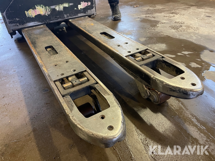 Låglyftande truck BT LPE250, Hultsfred, Klaravik auktioner