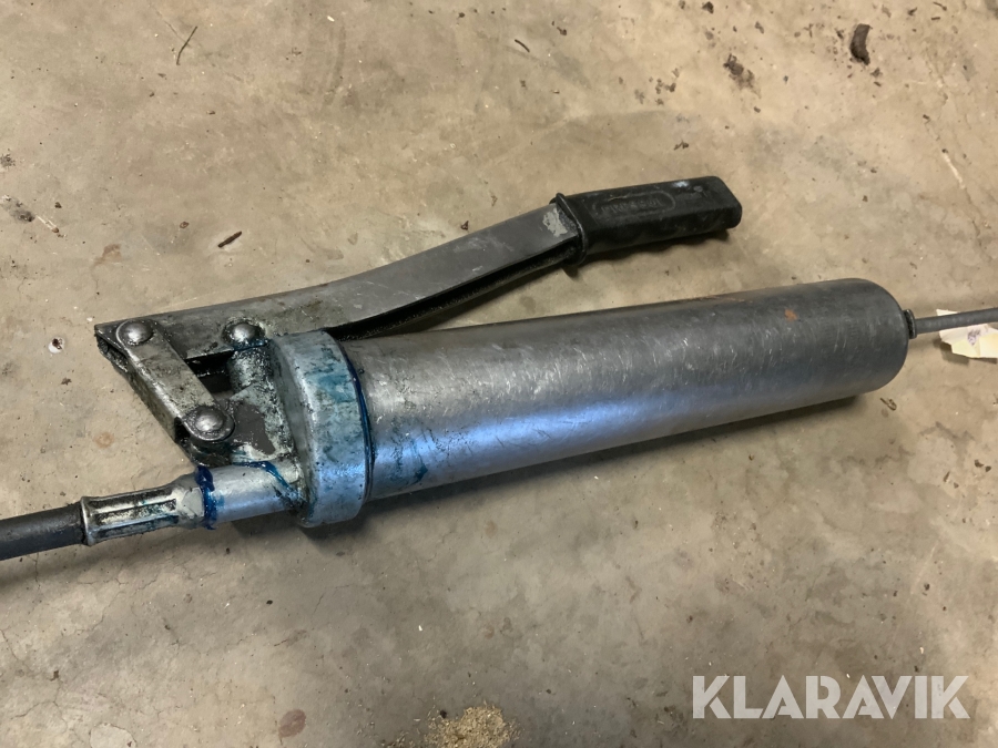 Klaravik Auktioner | Oljespruta