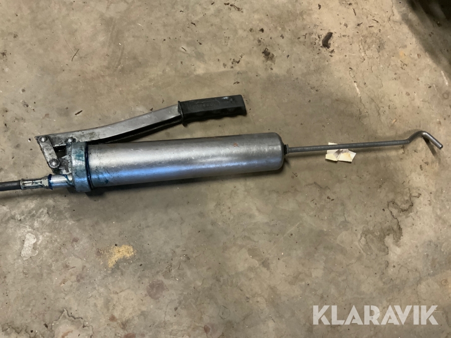 Klaravik Auktioner | Oljespruta