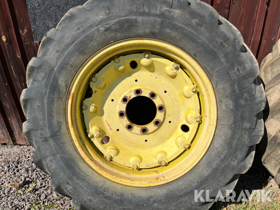 Hjul John Deere, Boxholm, Klaravik auktioner