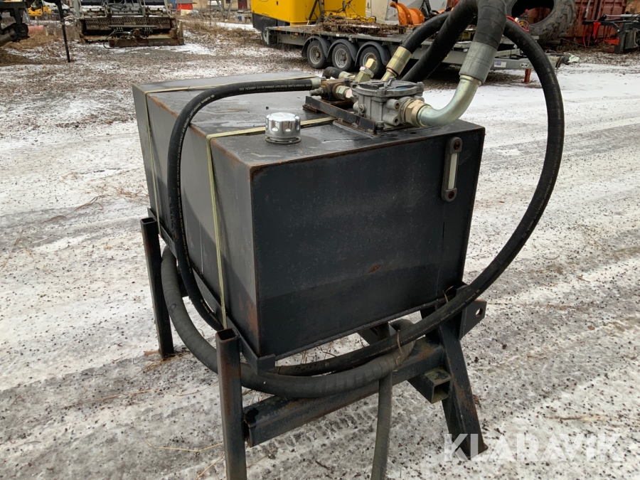 Hydraulpump med tank, Strängnäs, Klaravik auktioner
