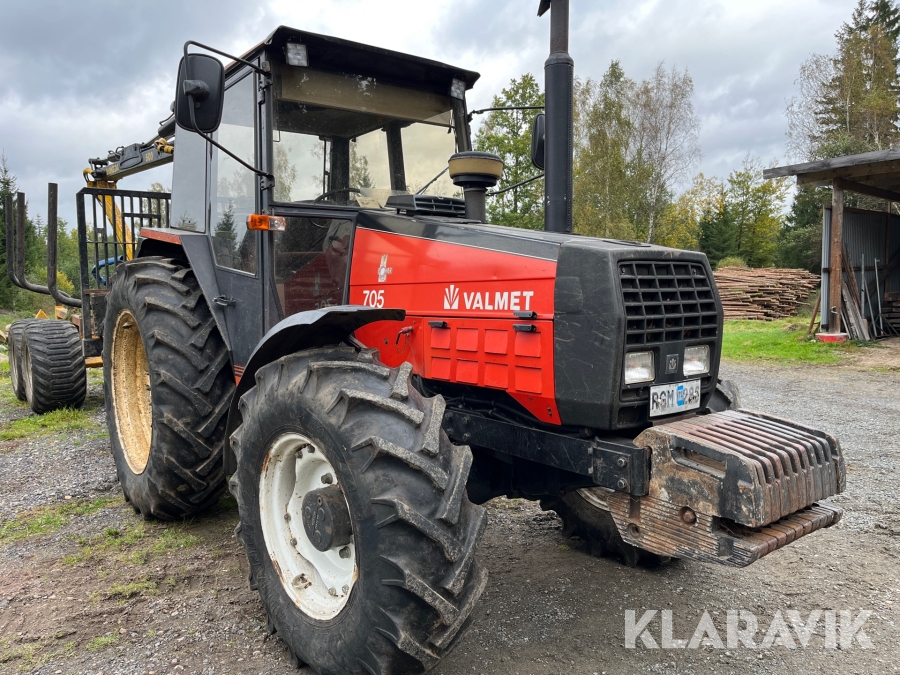 Traktor Valmet 705 Power Plus, Osby, Klaravik auktioner