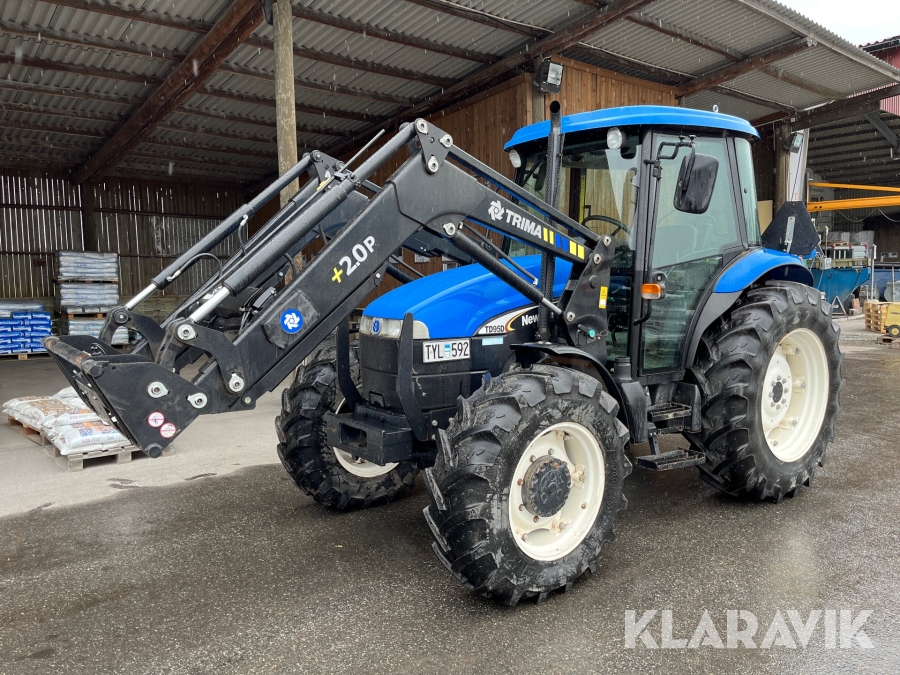 Traktor New Holland TD95D, Järfälla, Klaravik auktioner