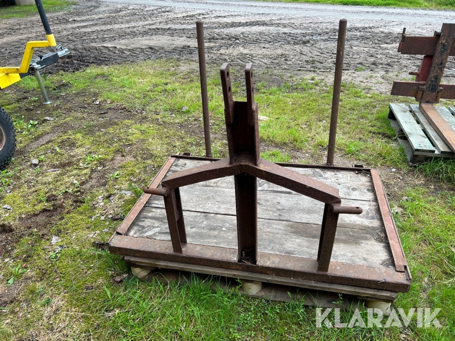 Lastbrygga till traktor, Essunga, Klaravik auktioner