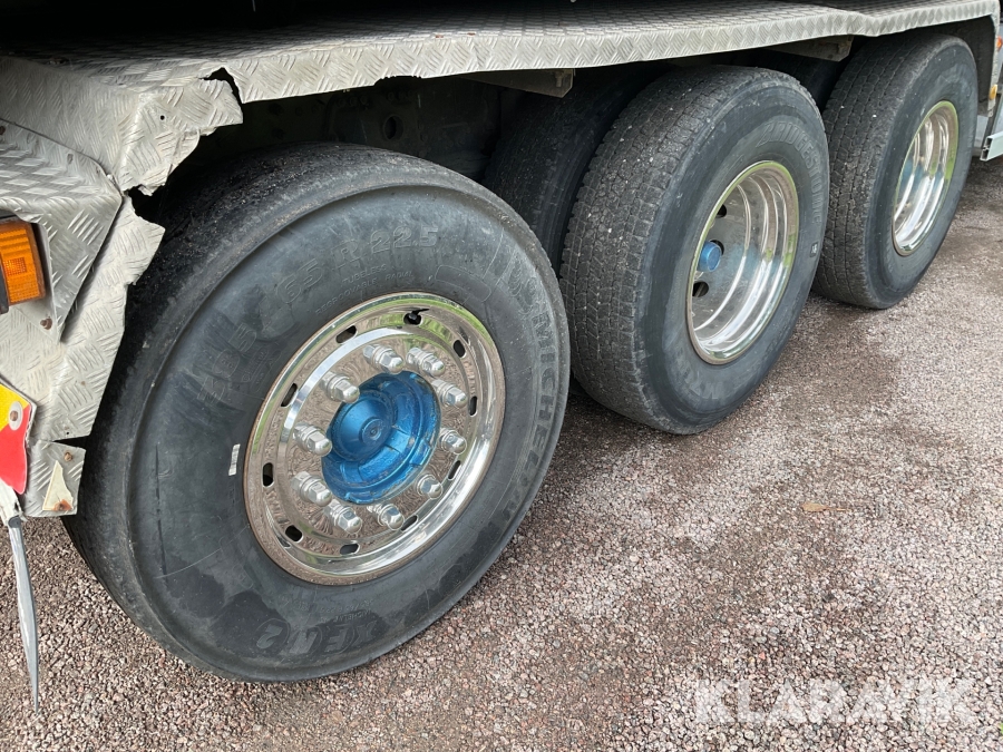 Lastväxlare Scania R164 480 tridem, Tibro, Klaravik auktione