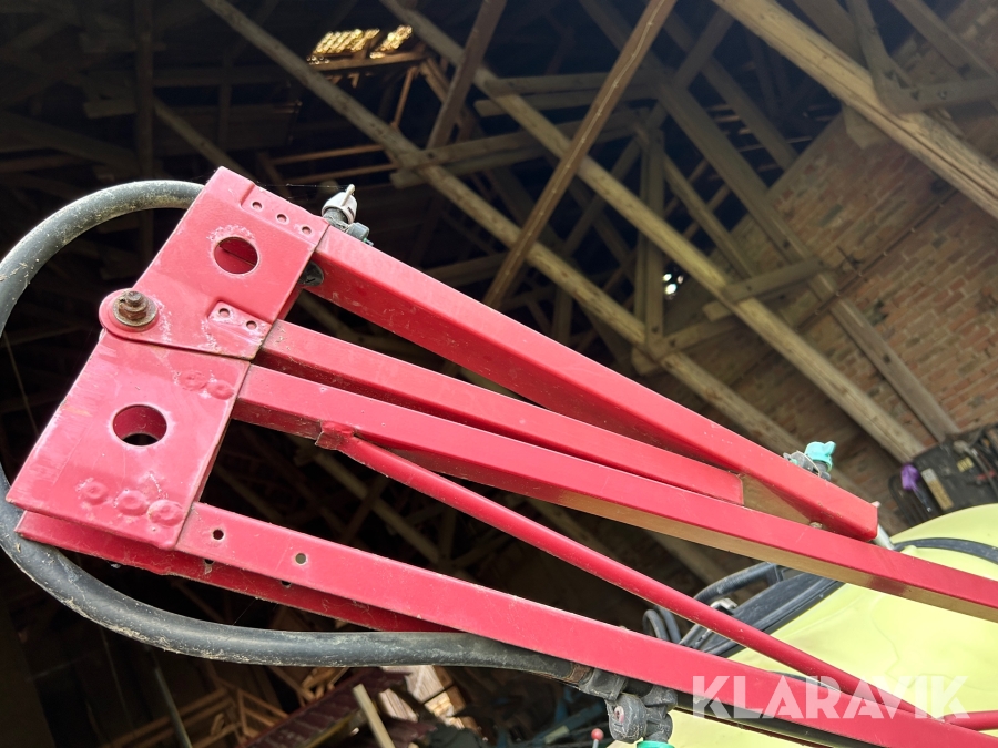 Spruta Hardi 600 liter, Säffle, Klaravik auktioner