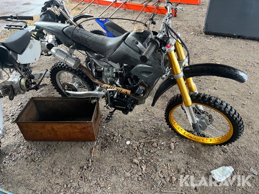 MC Fiddy, Cross Loncin mfl, Mjölby, Klaravik auktioner