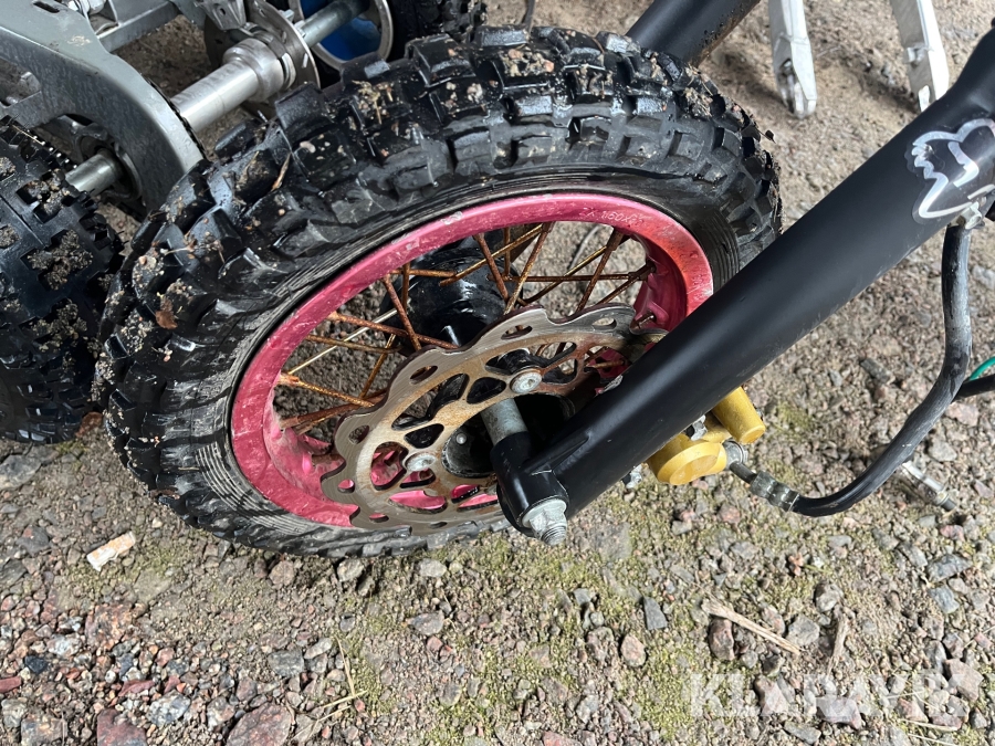 MC Fiddy, Cross Loncin mfl, Mjölby, Klaravik auktioner