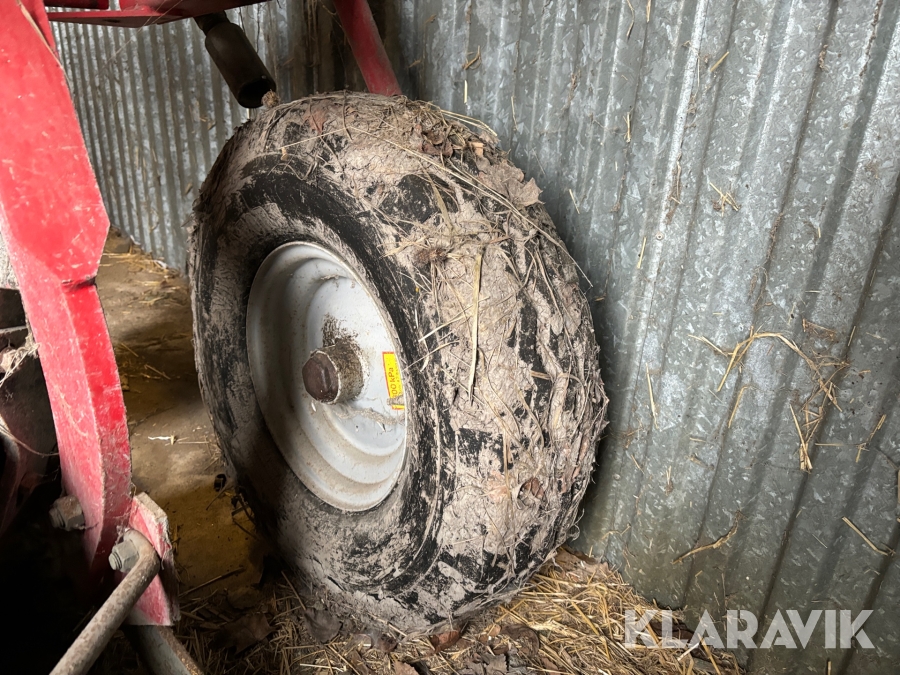 Plog Massey Ferguson 715, Örebro, Klaravik auktioner