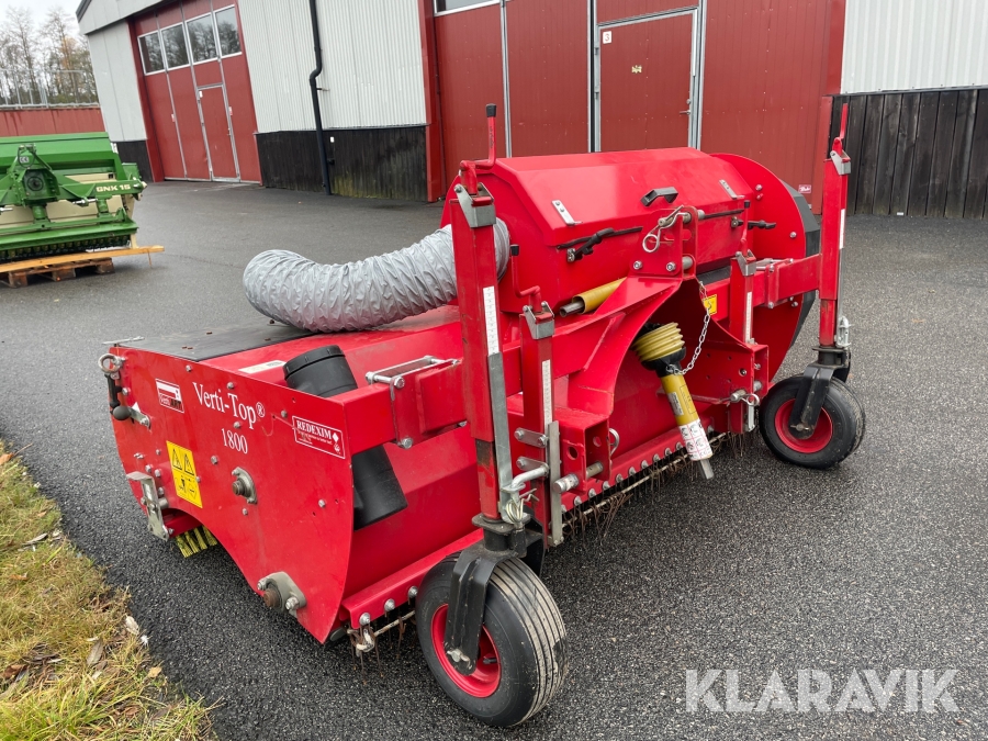 Städmaskin för konstgräs Redexim Verti-Top 1800, Mölndal, Kl