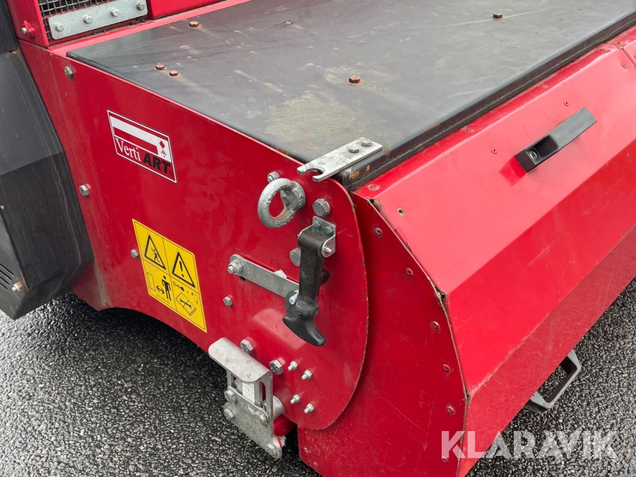 Städmaskin för konstgräs Redexim Verti-Top 1800, Mölndal, Kl