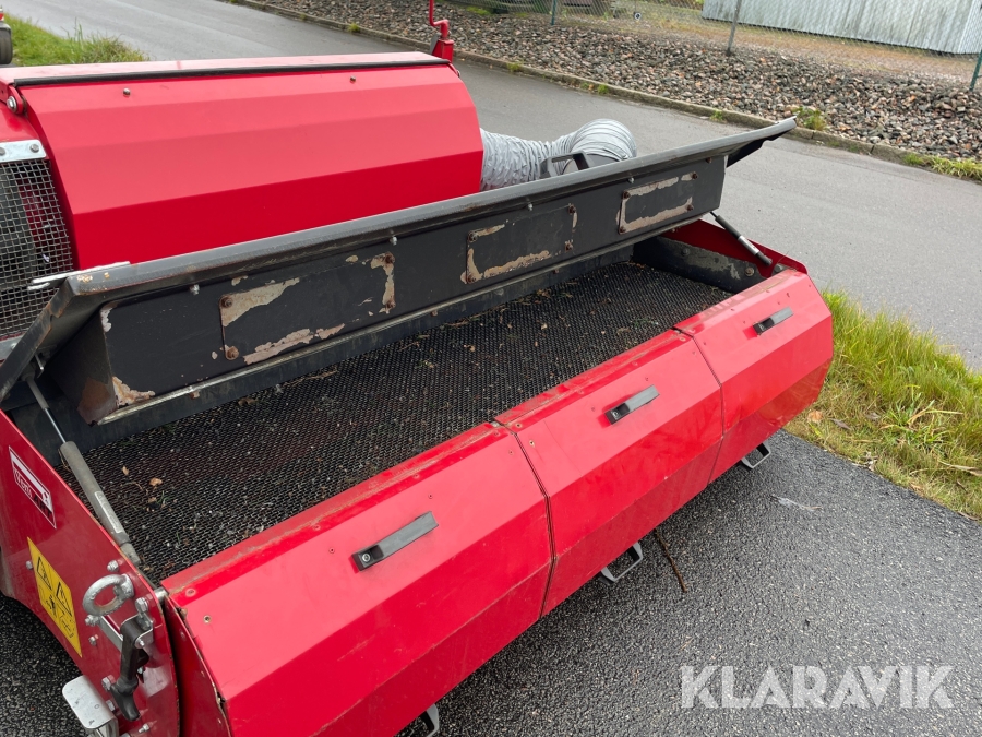 Städmaskin för konstgräs Redexim Verti-Top 1800, Mölndal, Kl