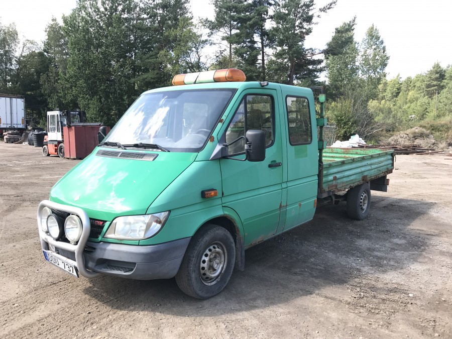 MERCEDES-BENZ SPRINTER PICKUP