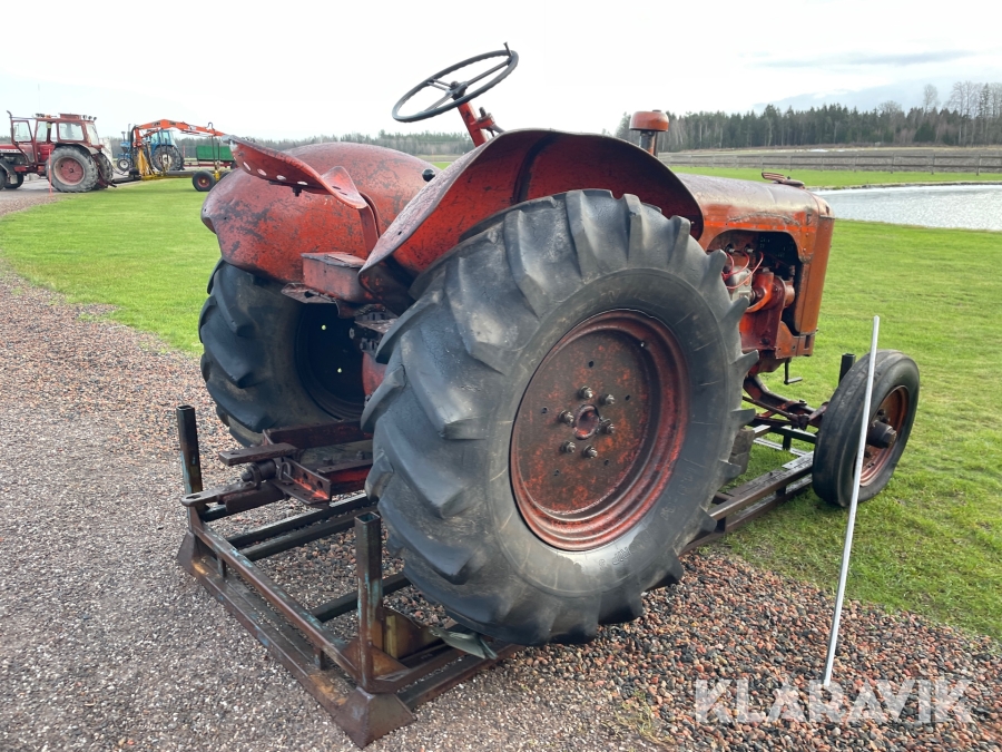 Veterantraktor Case DEX, Vänersborg, Klaravik auktioner