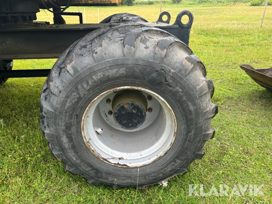 Grävmaskin CAT 212B FT, Mönsterås, Klaravik auktioner