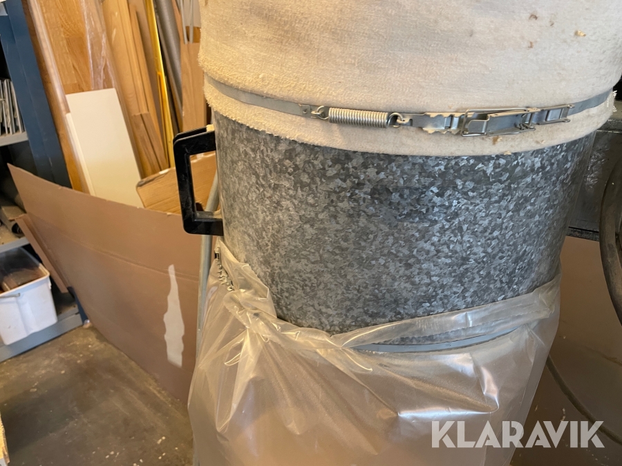 Klaravik Auktioner | Spånsug Coral Cmt/1c