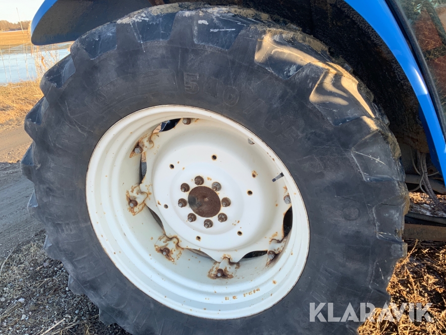 Traktor New Holland TL90A 4WD, Eskilstuna, Klaravik auktion