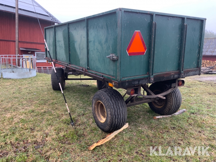 Klaravik Auktioner | Spannmålsvagn 9kubik Med tipp