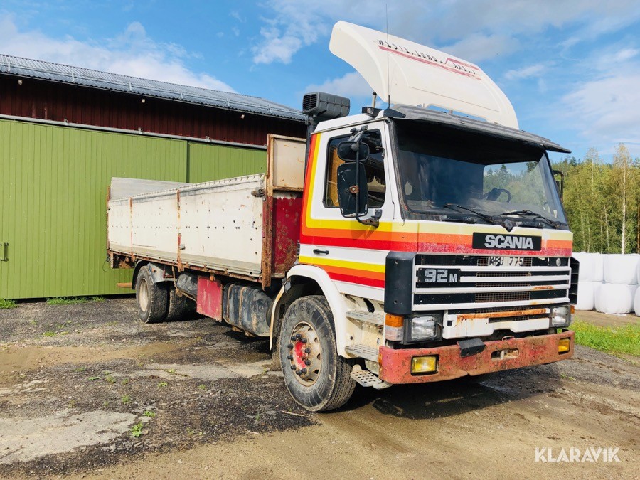 Lastbil Scania 92M med bakgavellyft