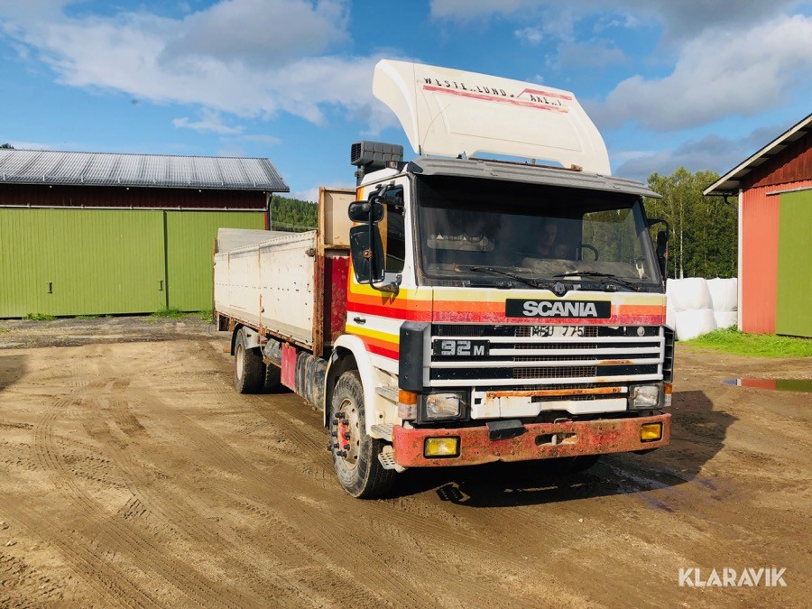 Lastbil Scania 92M med bakgavellyft