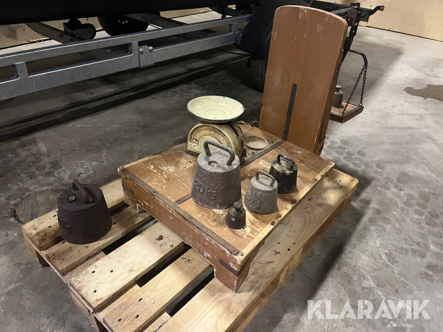 Våg med vikter Lindvalls Vågfabrik, Lidköping, Klaravik aukt