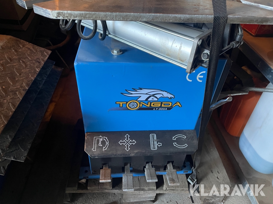 Klaravik Auktioner | Däckmaskin Tongda LT-900A