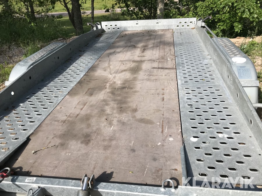 Klaravik Auktioner | Biltransportsläp Thule D06